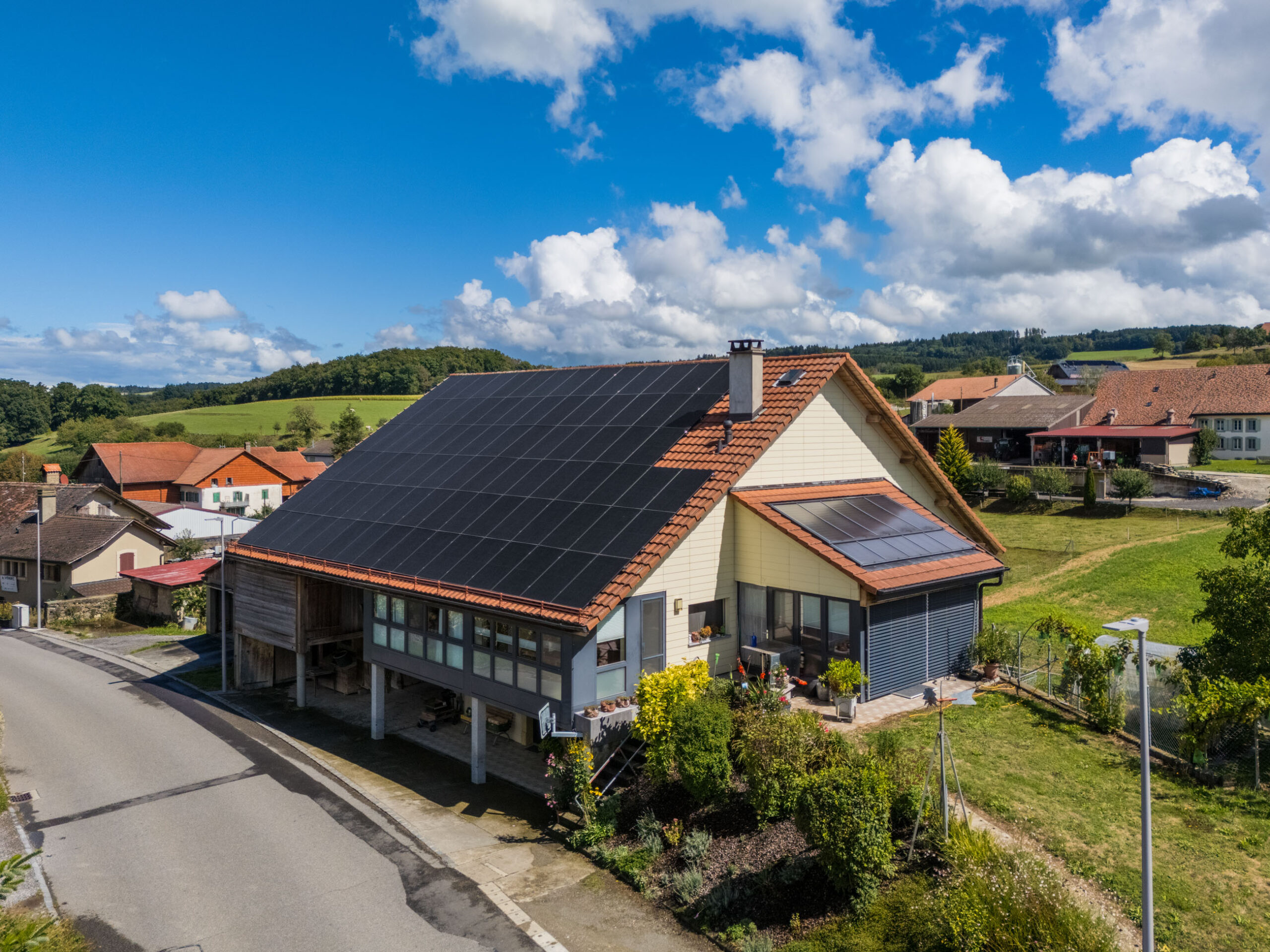 Atelier panneaux solaires Hauser Willy à Dompierre VD - Stauffacher ...